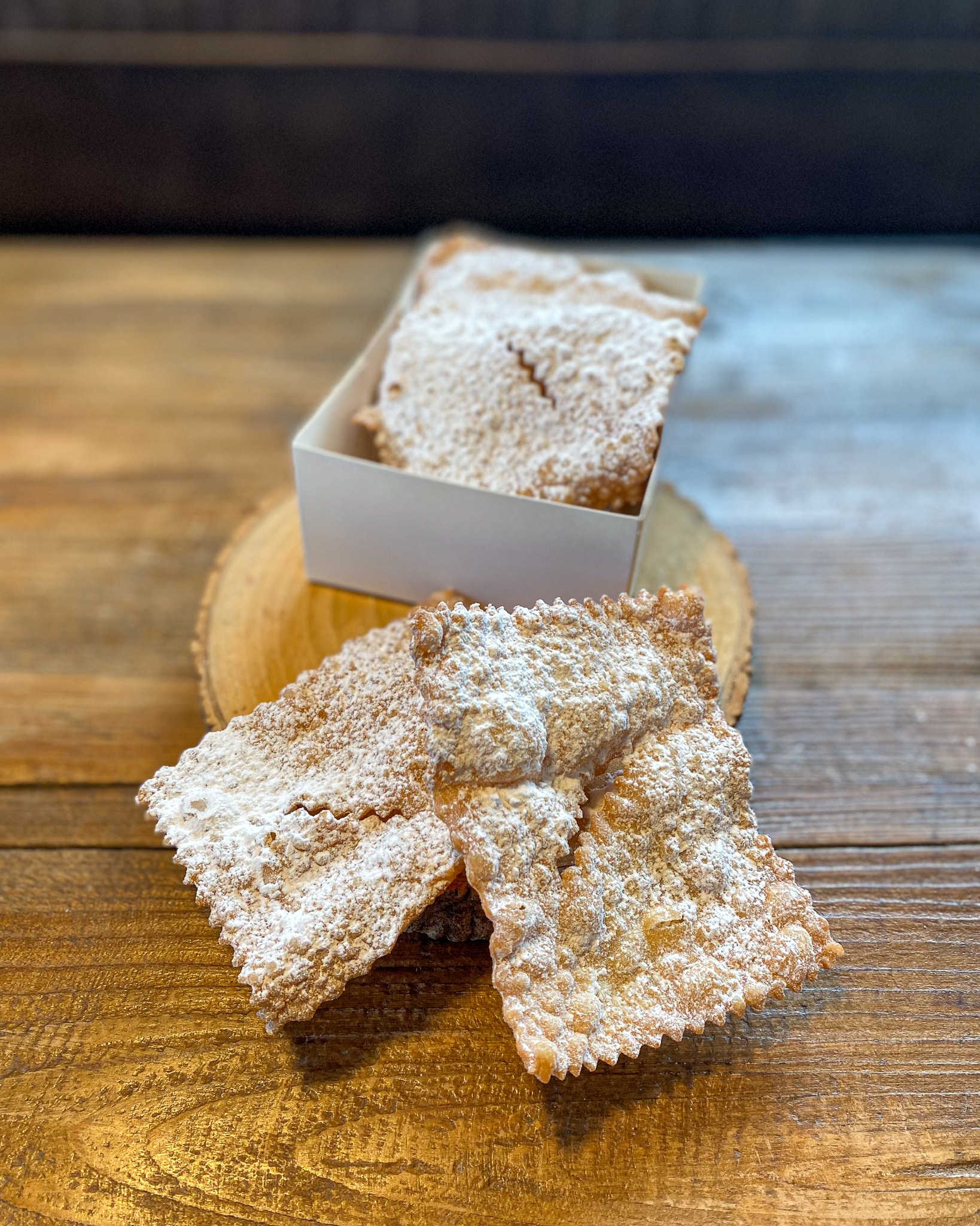 Les Bugnes de Maison Guillet - La Maison Guillet - Pâtissier ...